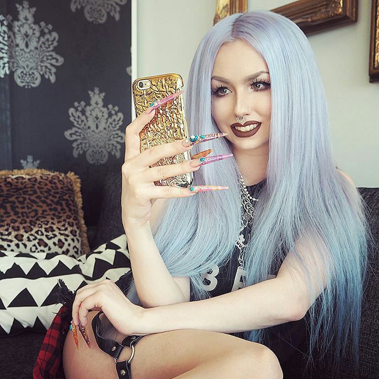 New phone | Scrolller