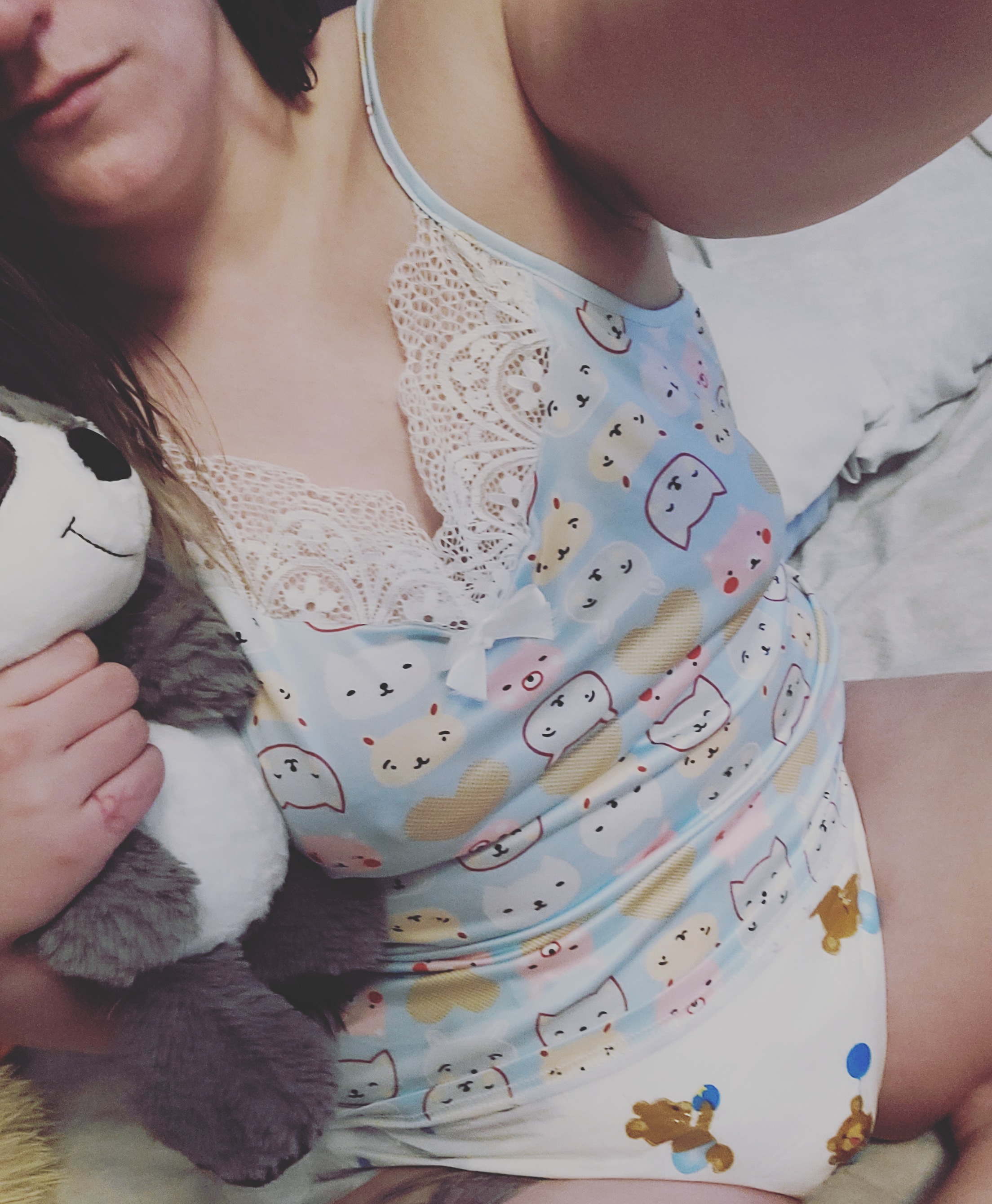 New stuffie and protection for bedtime 🌙 | Scrolller