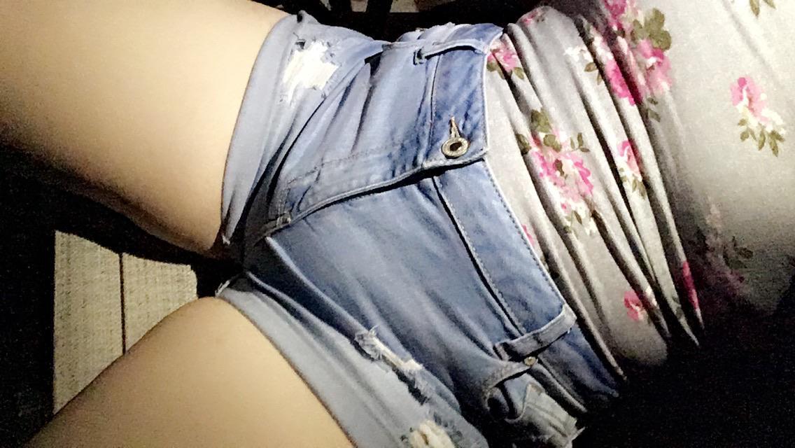 Nice bulge from wet pull-up 🎀 | Scrolller