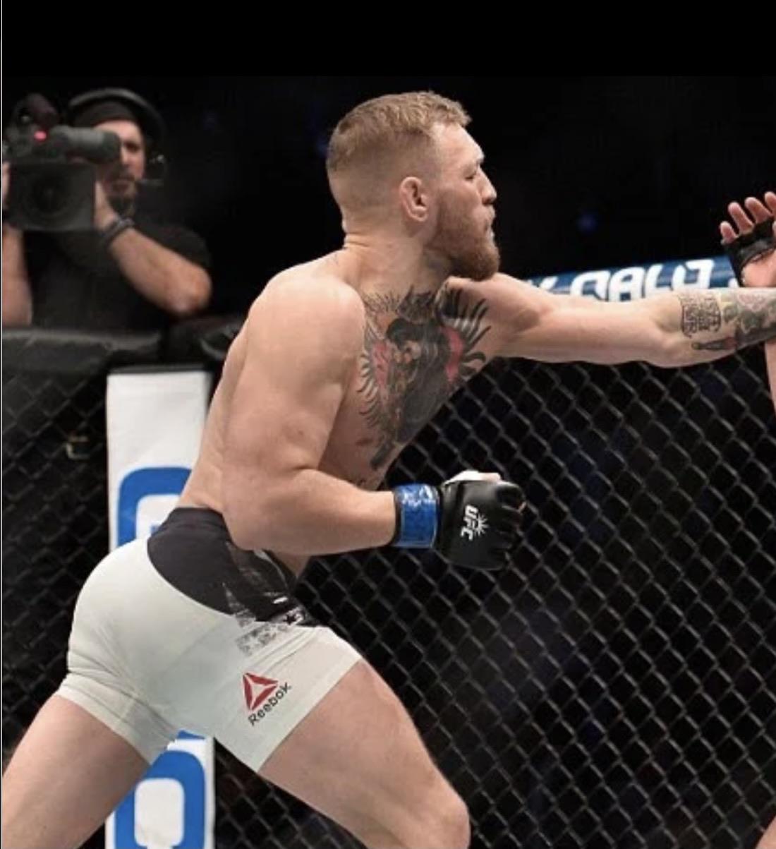 Nice jockstrap outline 😋 | Scrolller