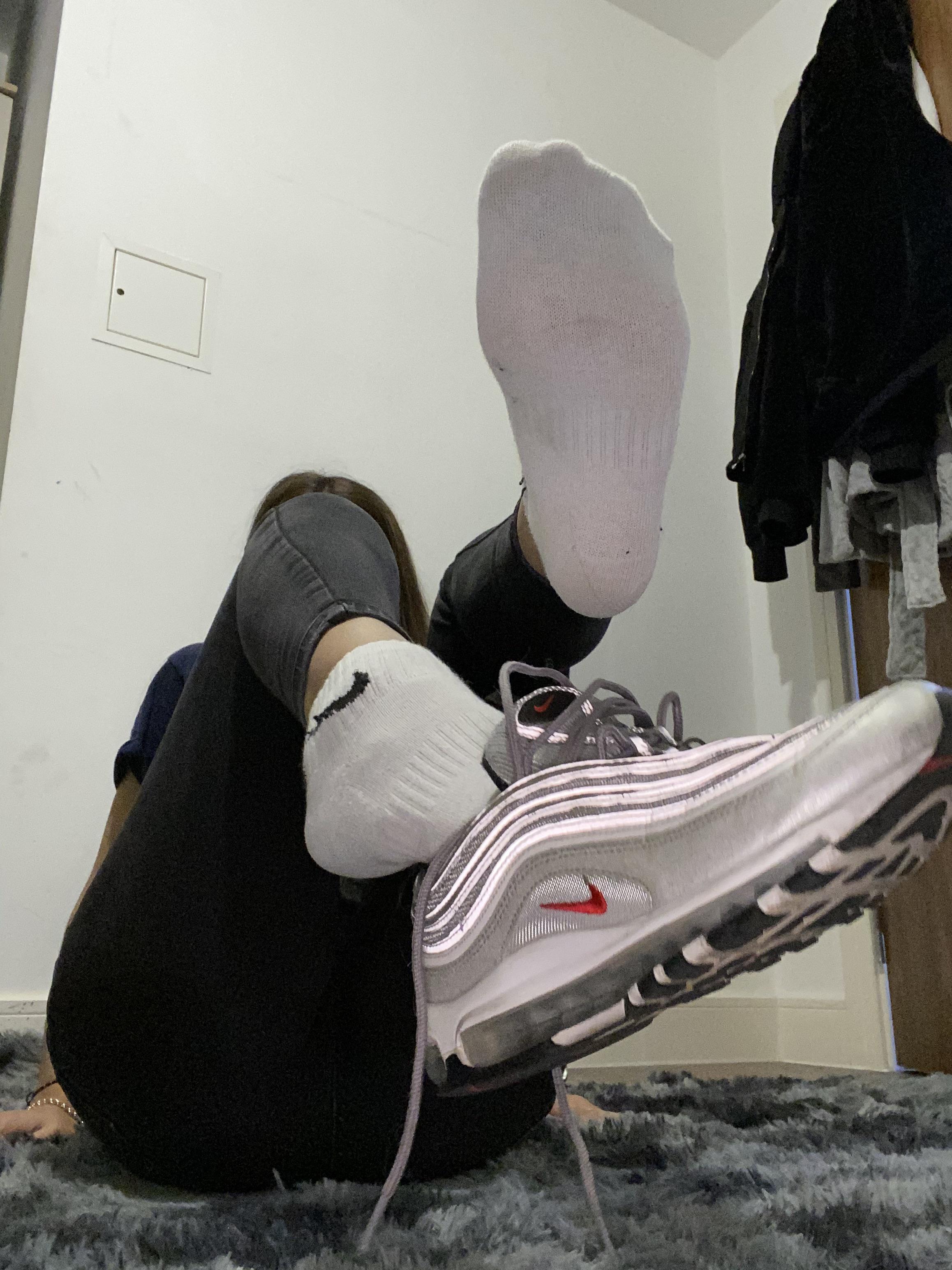 Nice sweaty nikes after a long day of wearing trainers😅 | Scrolller