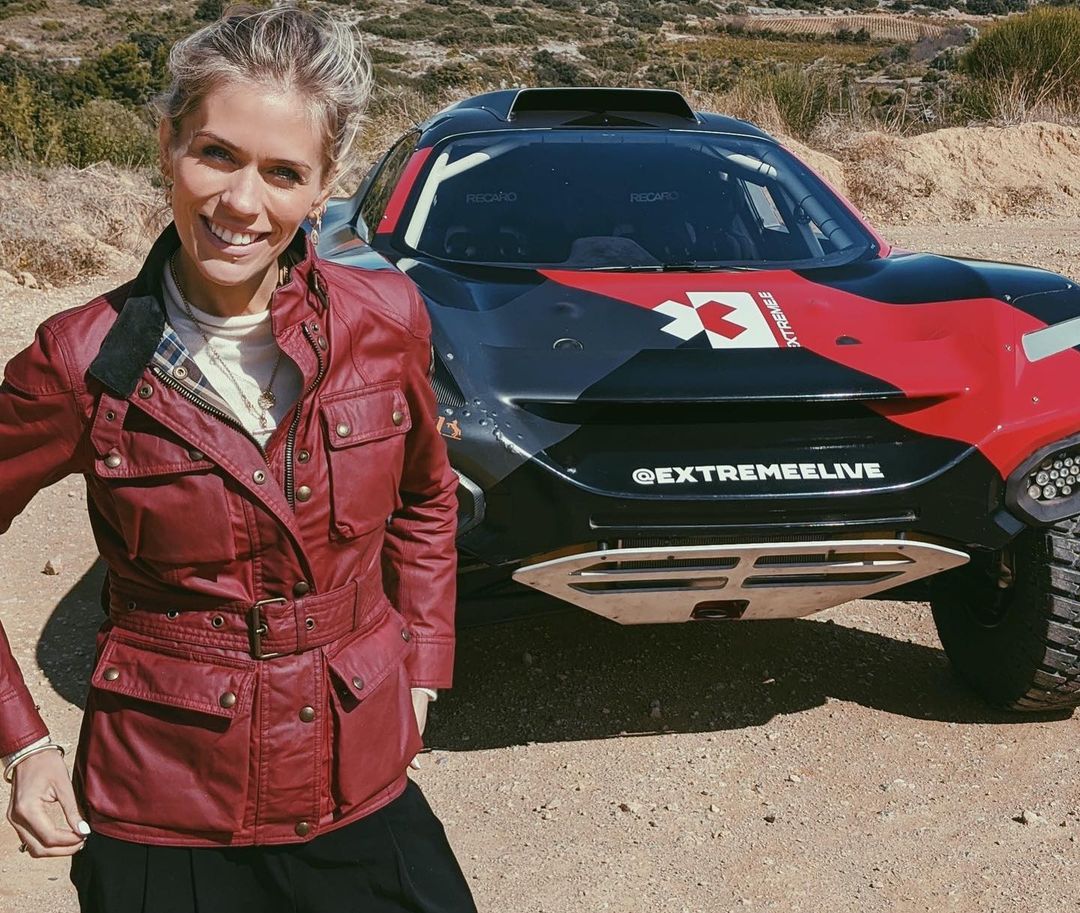 Nicki Shields Formula E Presenter Scrolller