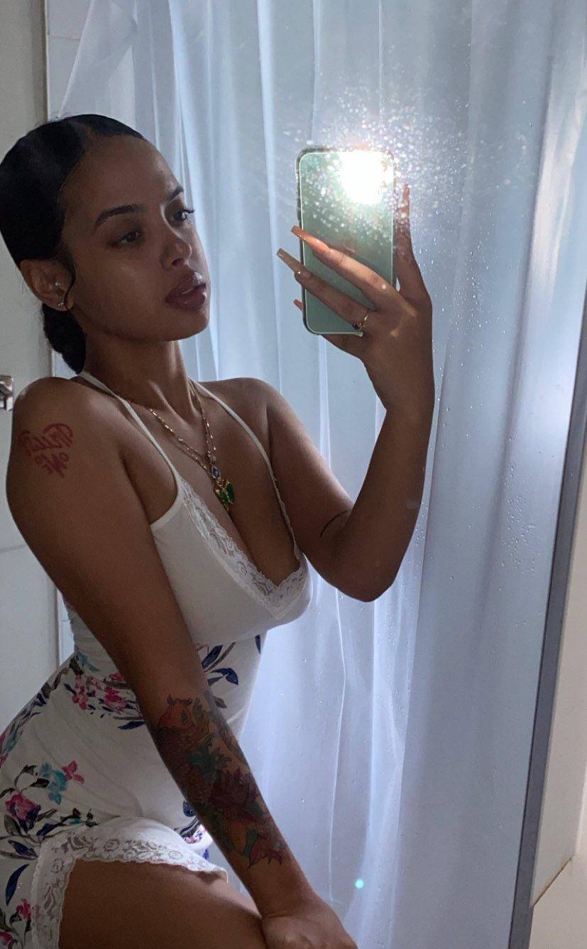 NightGown 🤗 | Scrolller