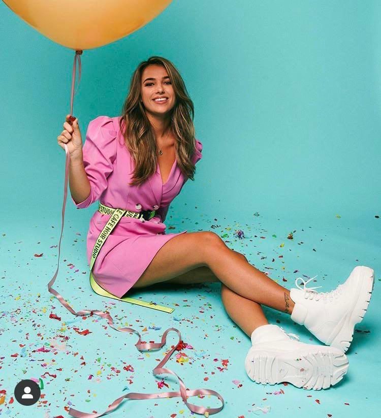 Nina warink | Scrolller