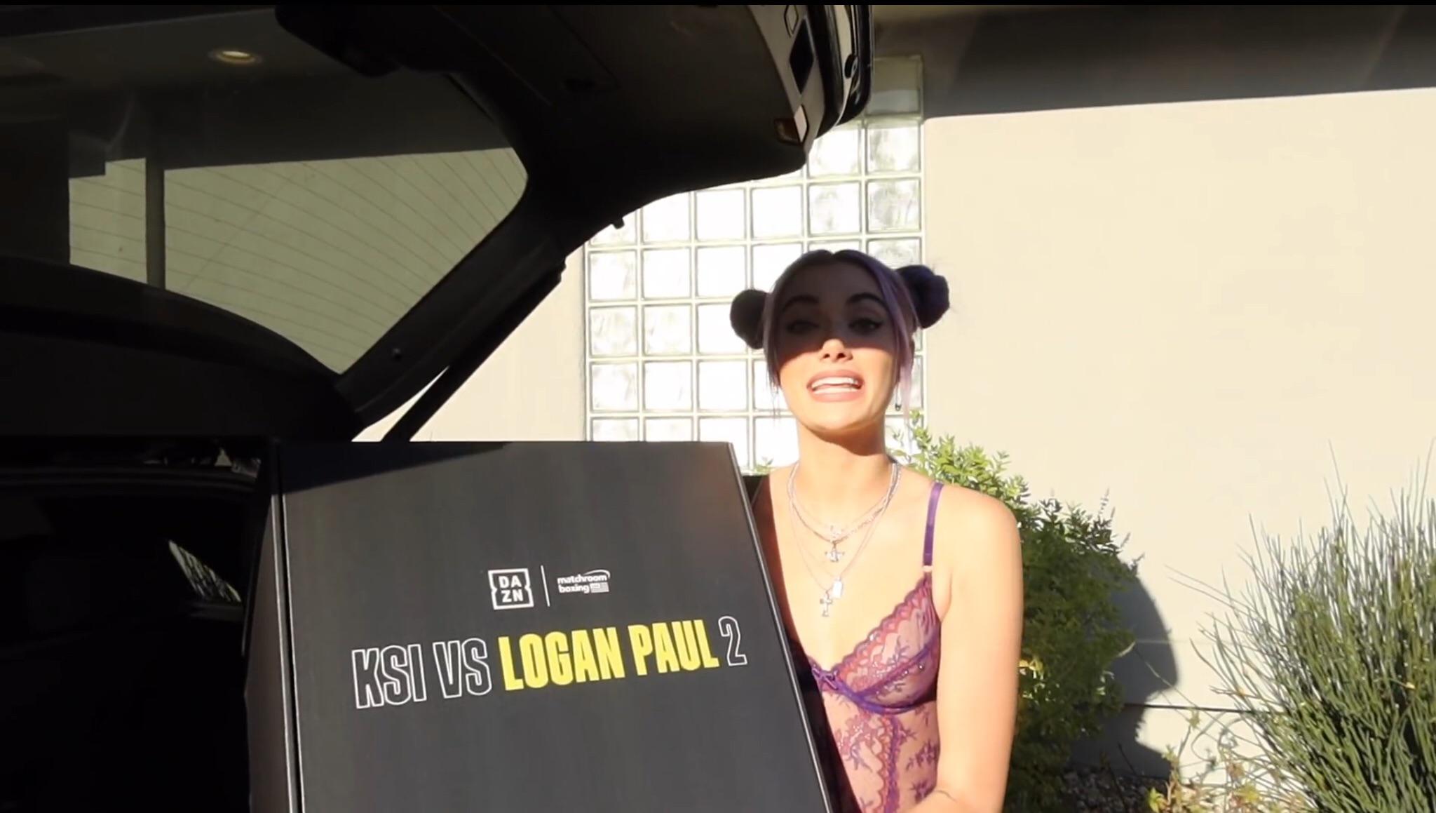 Nip Piercing in Sydney Carlson’s vlog | Scrolller