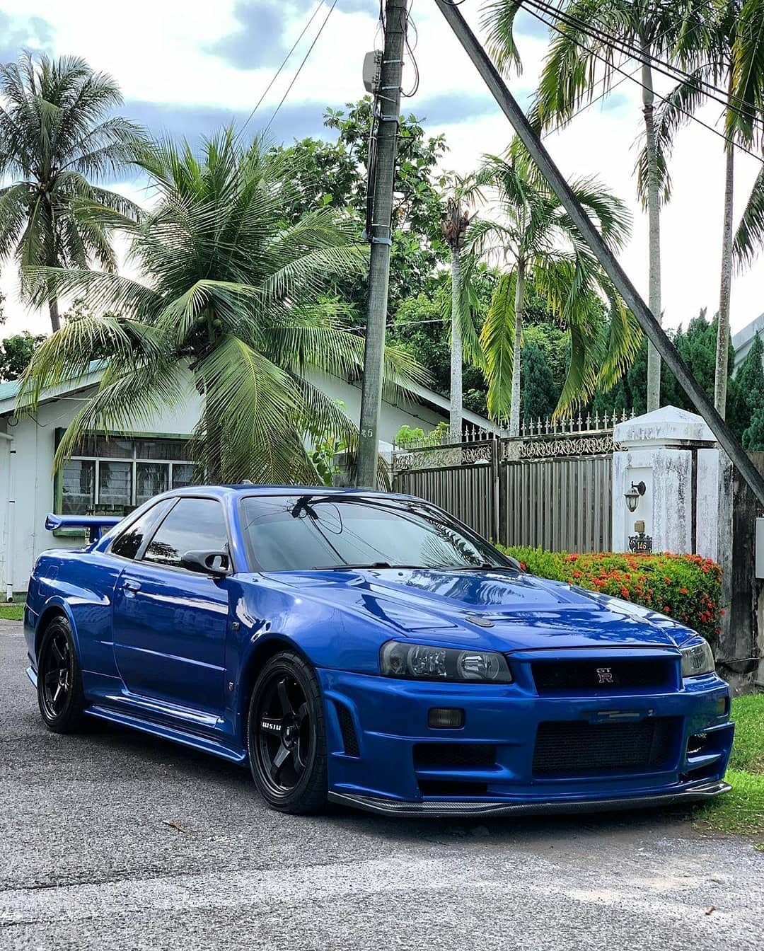 Nissan Skyline r34 gtr | Scrolller