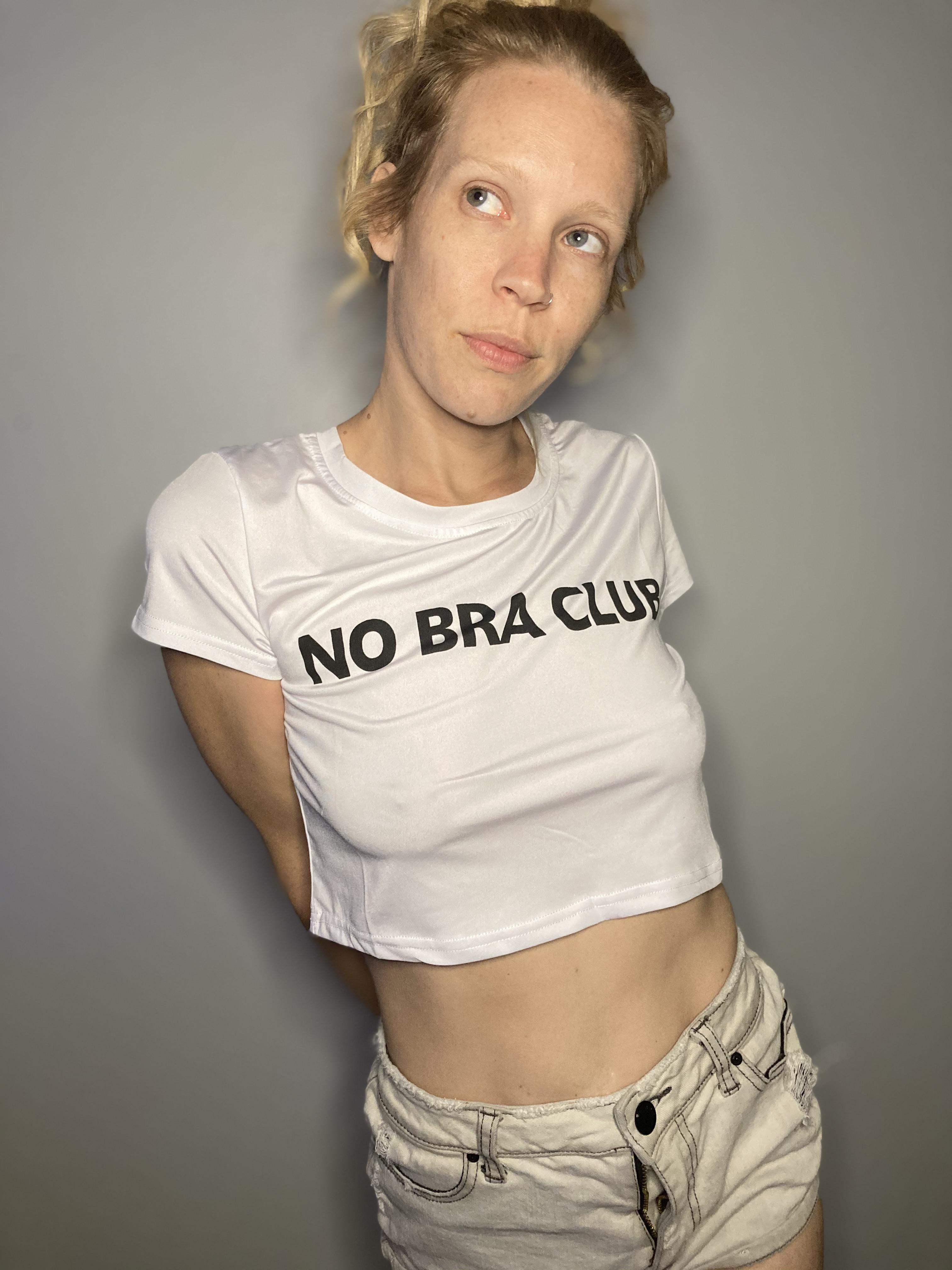 No Bra Club 4l Scrolller