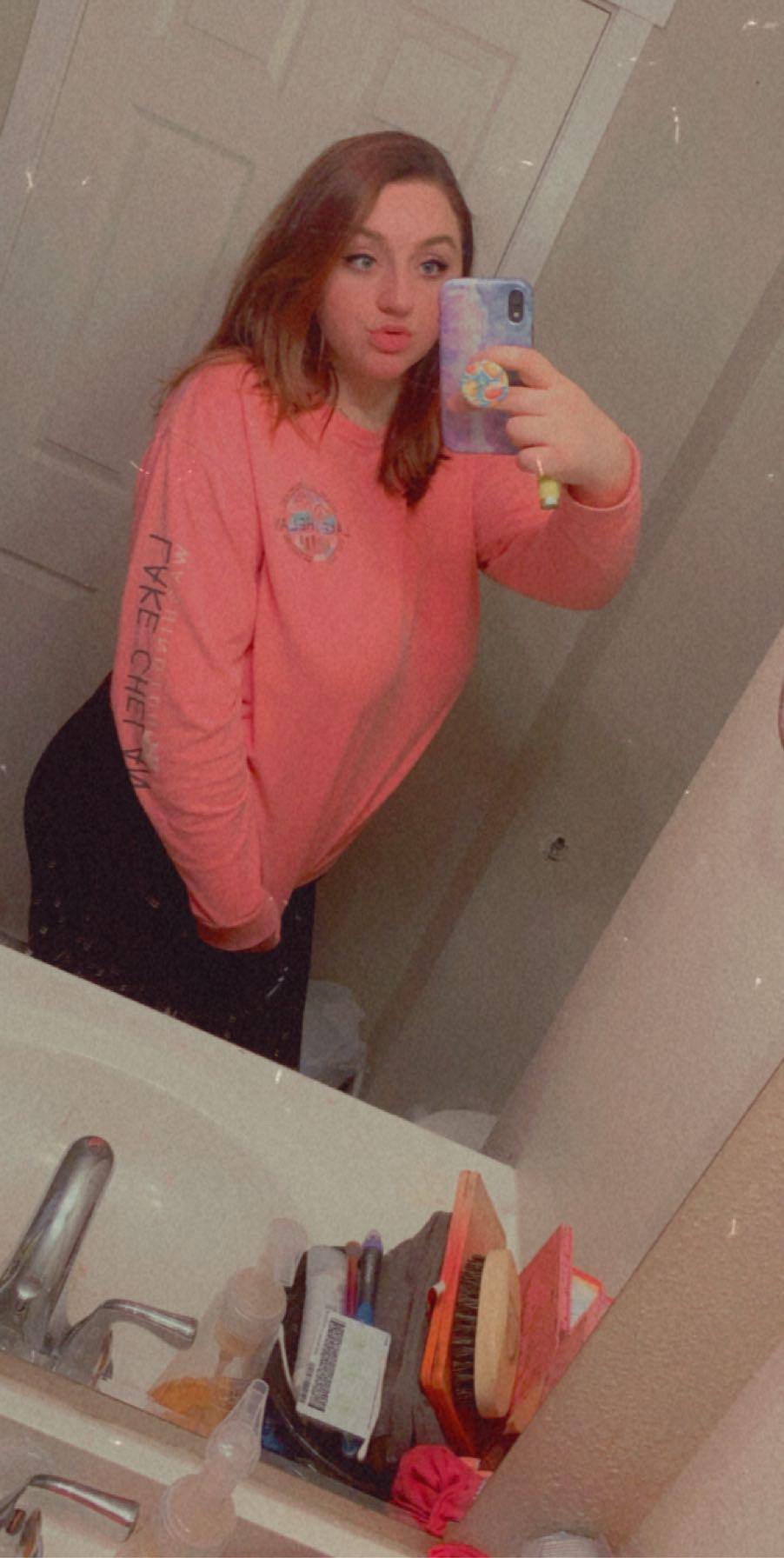 No bra today, can you tell?? 😇 | Scrolller