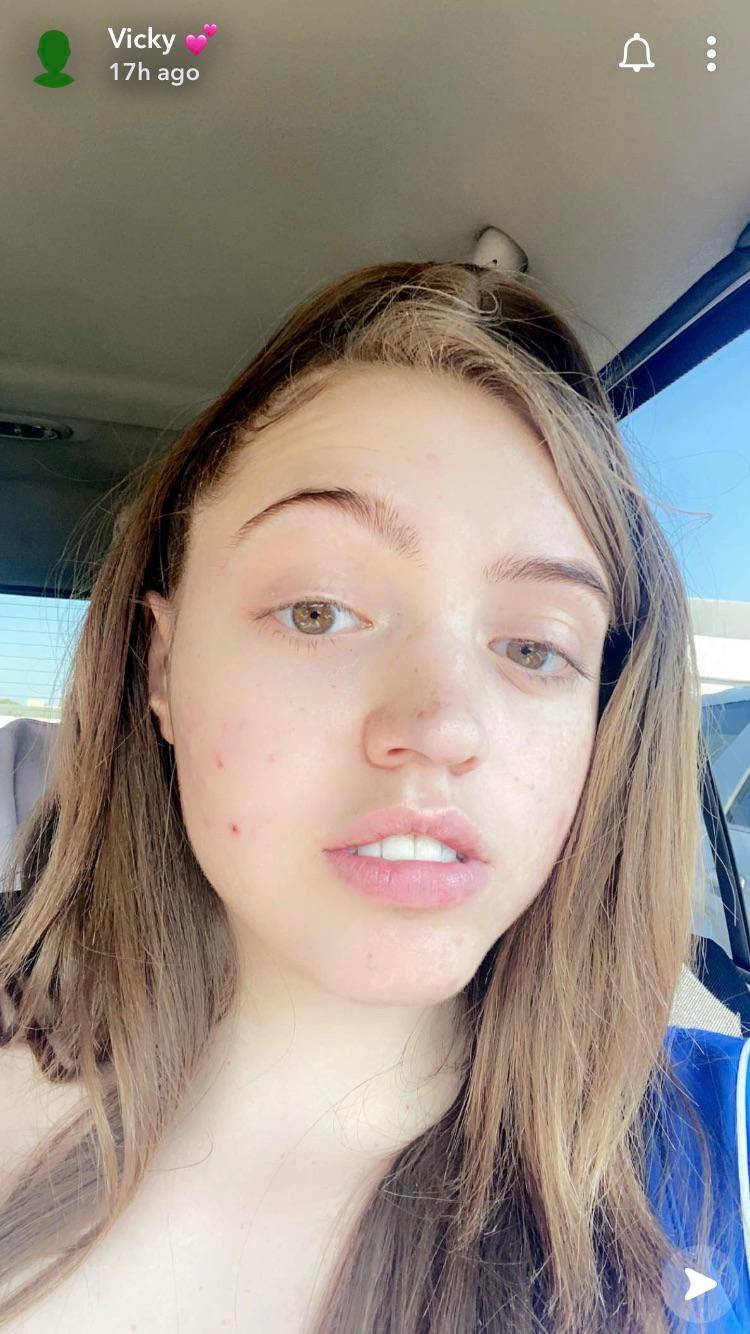 No makeup | Scrolller