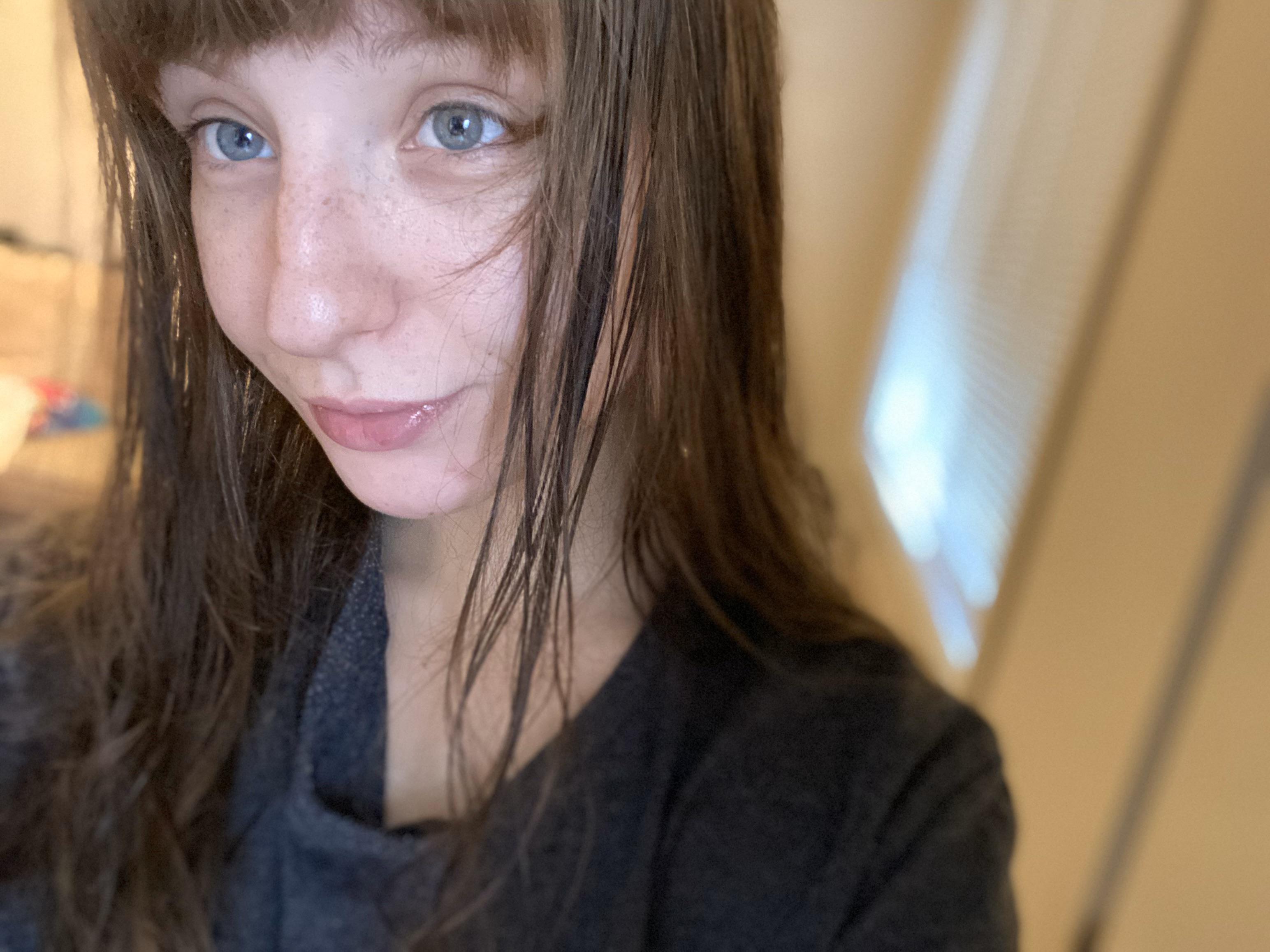 No makeup (f23) | Scrolller