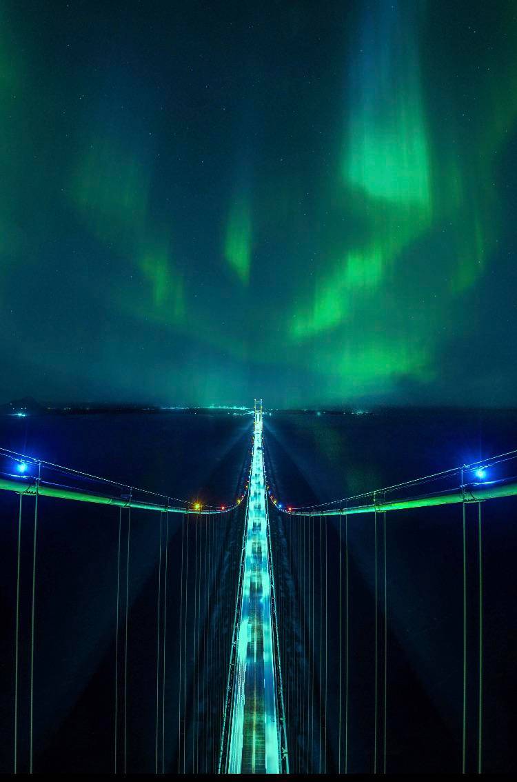 Northern lights on Mackinac bridge | Scrolller
