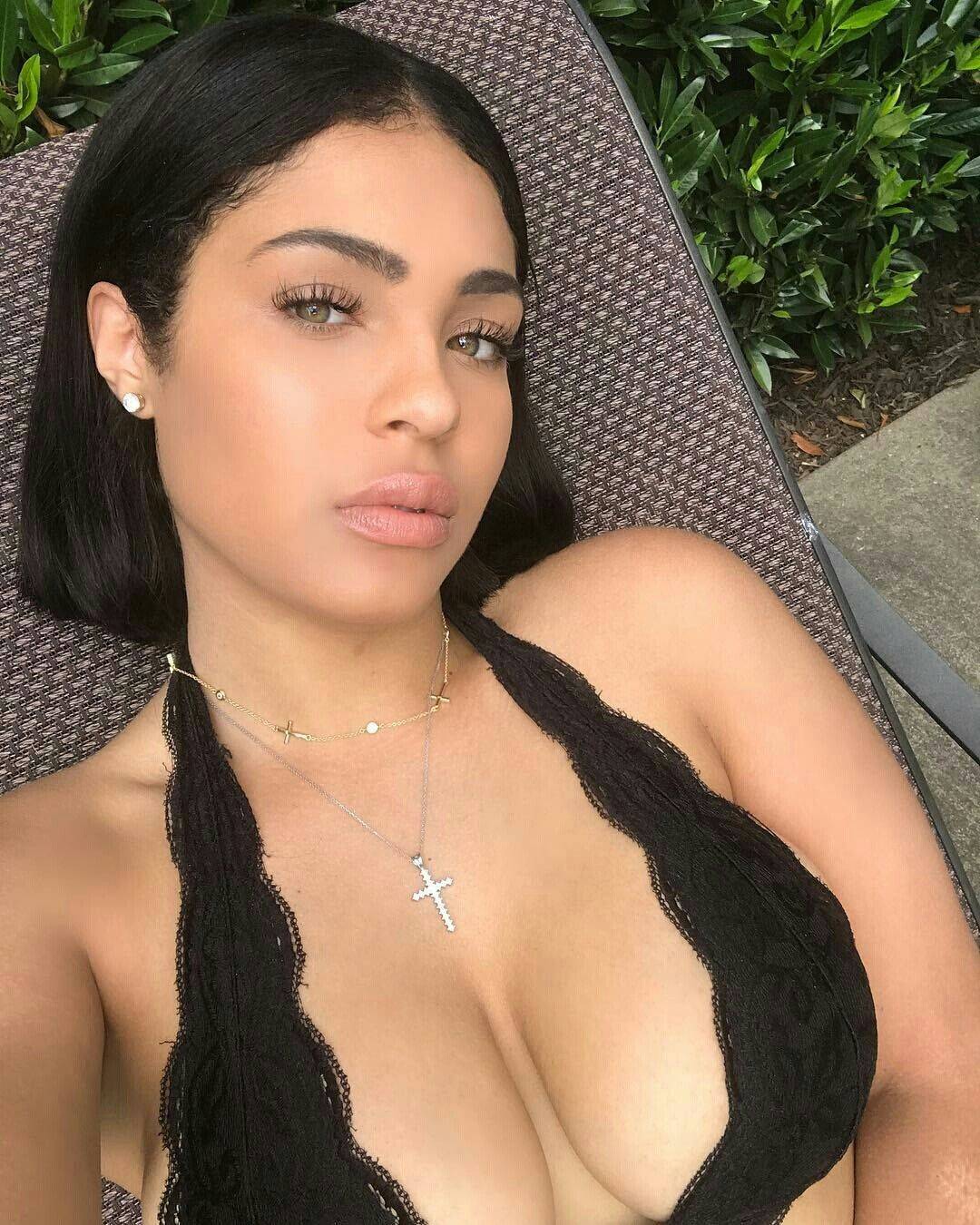 Not Afraid To Show Some Skin | Scrolller