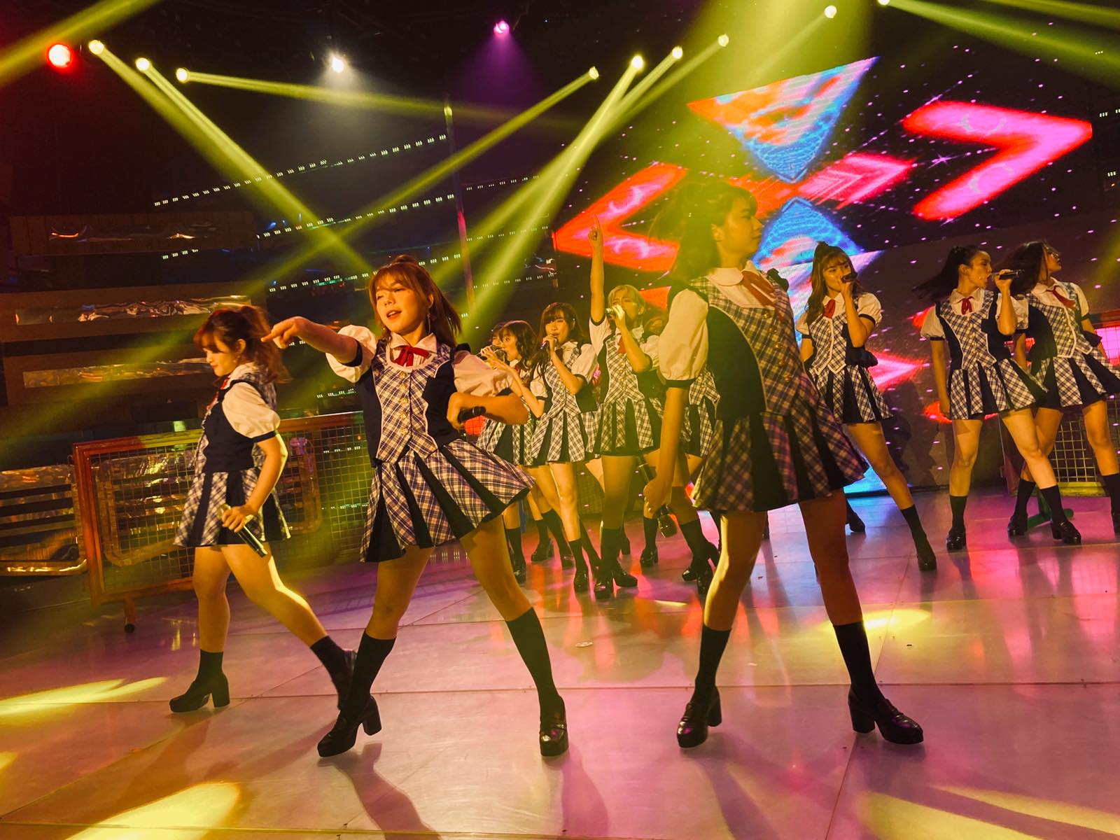 Not an oshi flex but goodness, this photo looks legendary | Scrolller