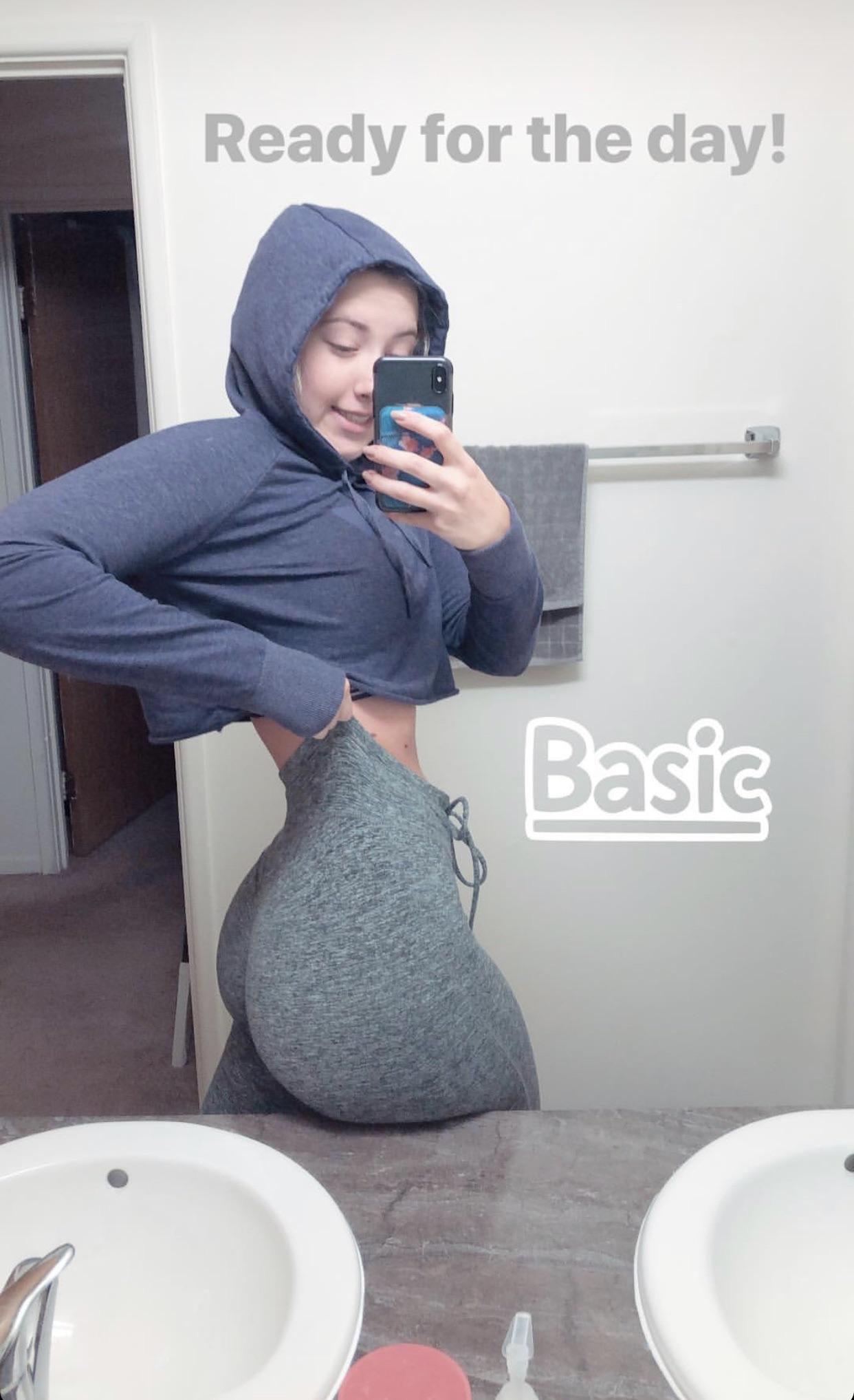 Nothing basic about that 🍑 | Scrolller