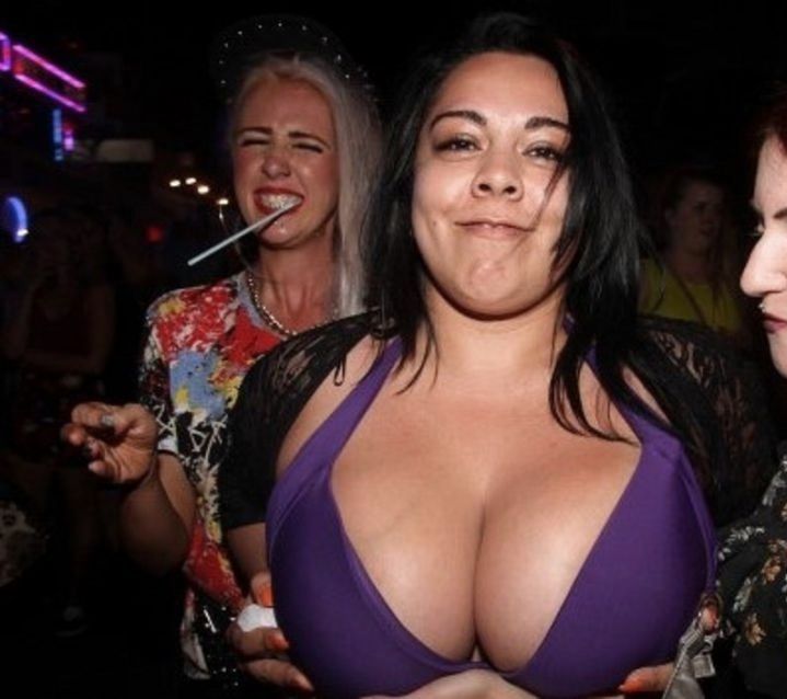 Now show us all! | Scrolller