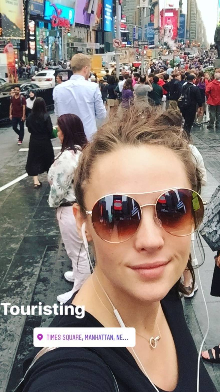 NYC tourist | Scrolller