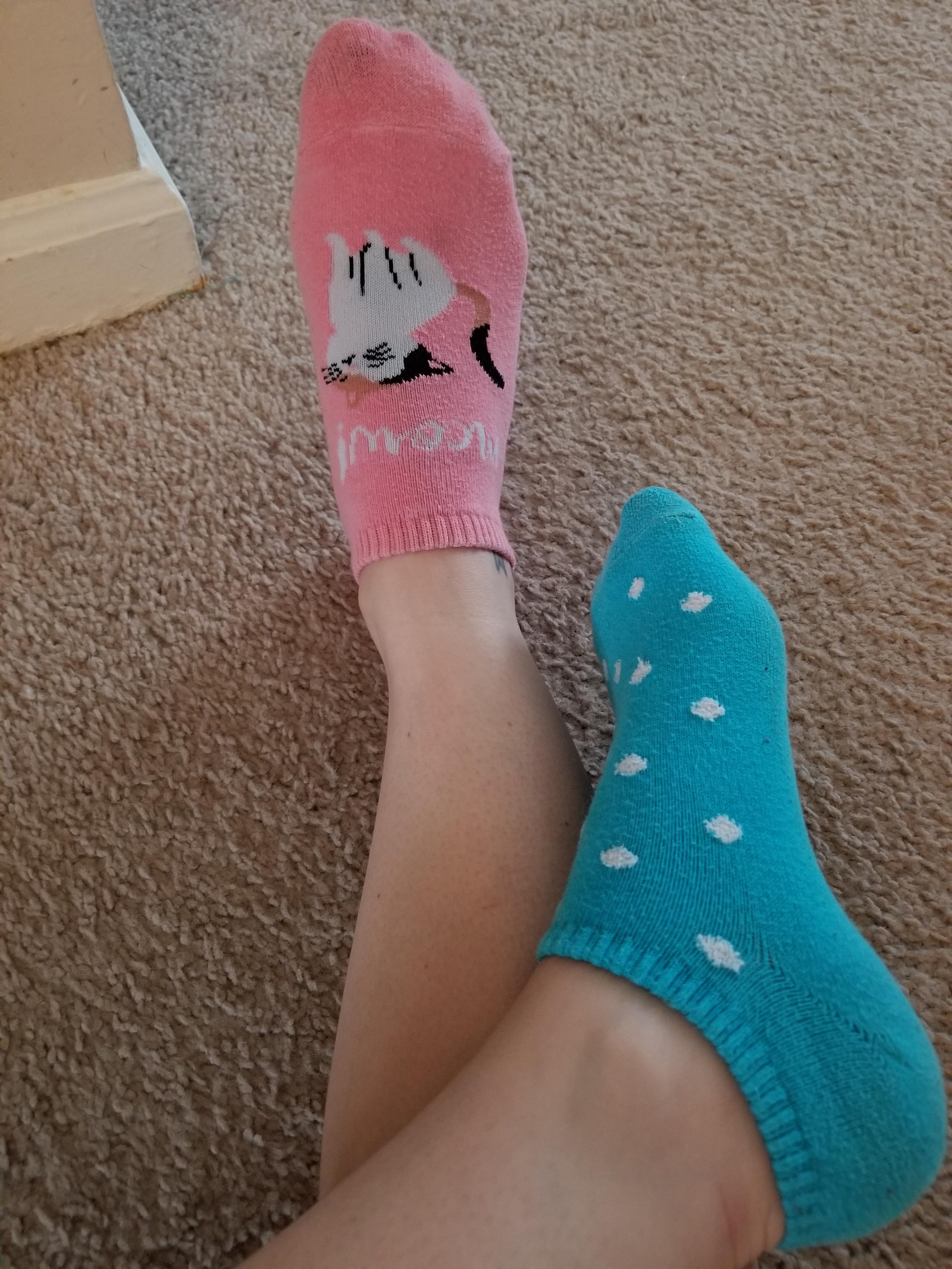 [OC](F) My first sock post! Any mismatch love here? | Scrolller
