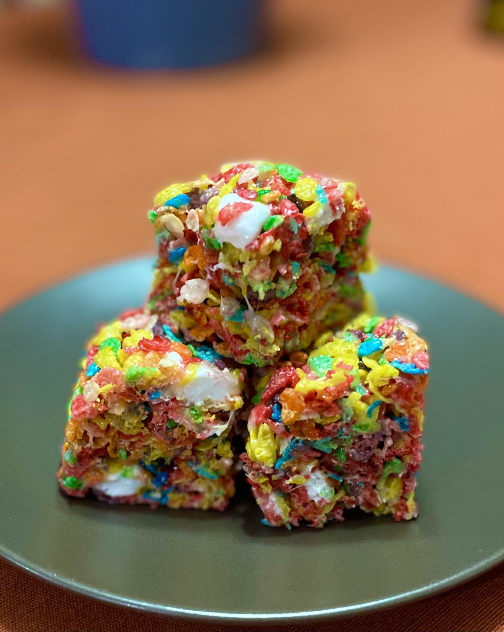 [OC] Fruity Pebbles crispy treats with extra marshmallow chunks. An oldie but a goodie. | Scrolller