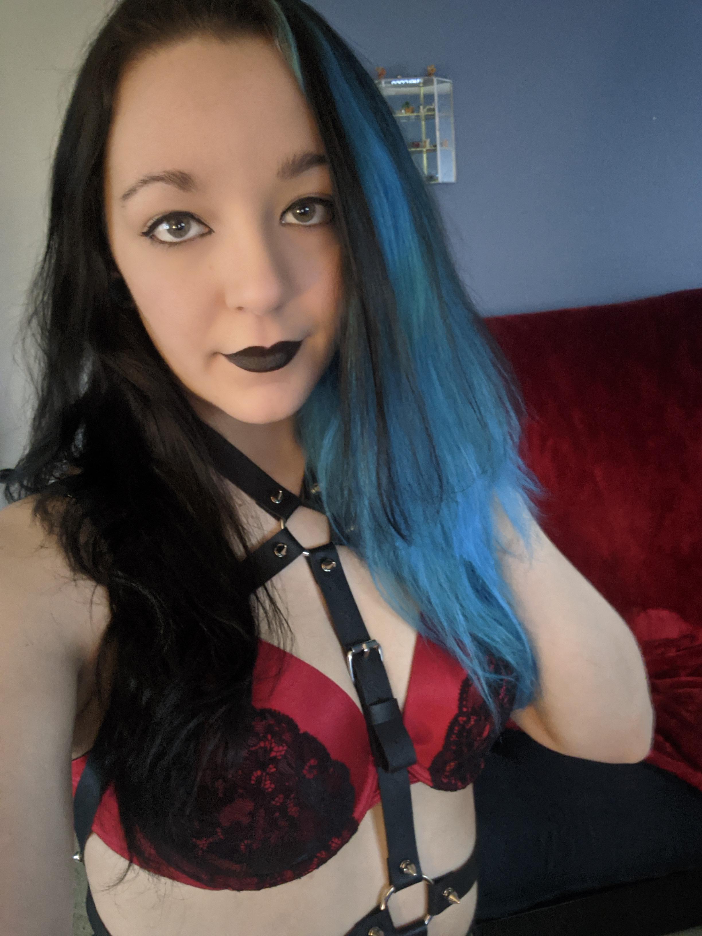 Hope you like black lipstick 😘 | Scrolller