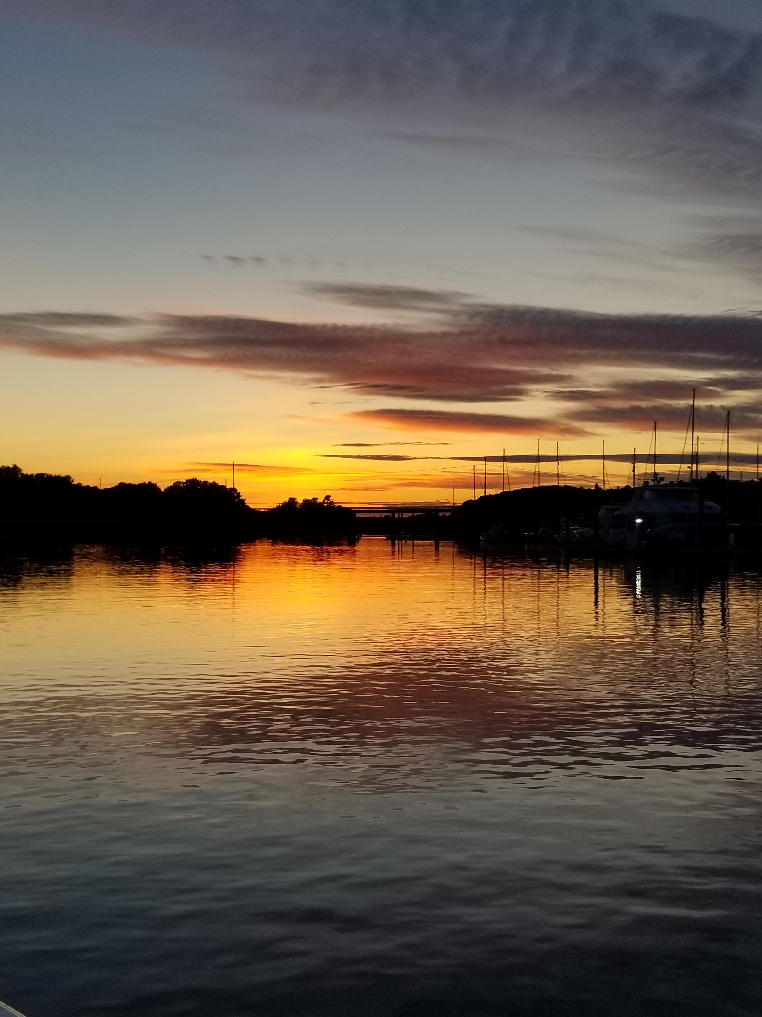 Ocean sunset | Scrolller