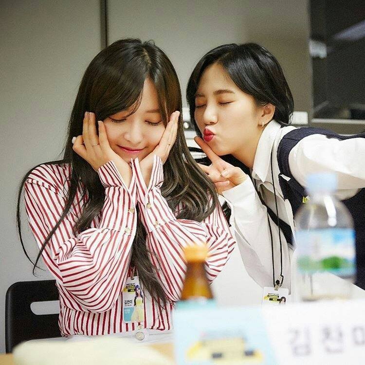 office romance | Scrolller