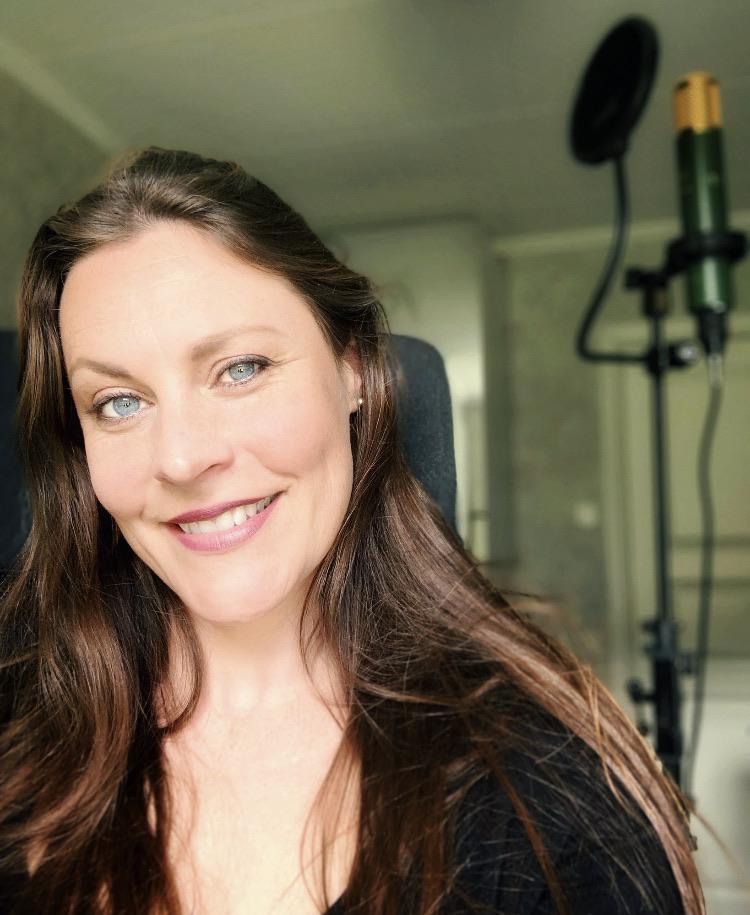 Oh hi, hello there | Scrolller