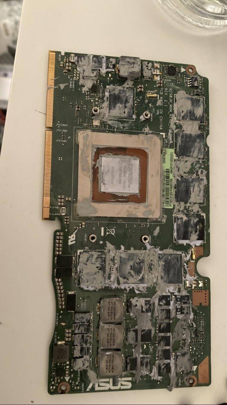 Oh no, somebody used thermal paste instead of thermal pads. | Scrolller