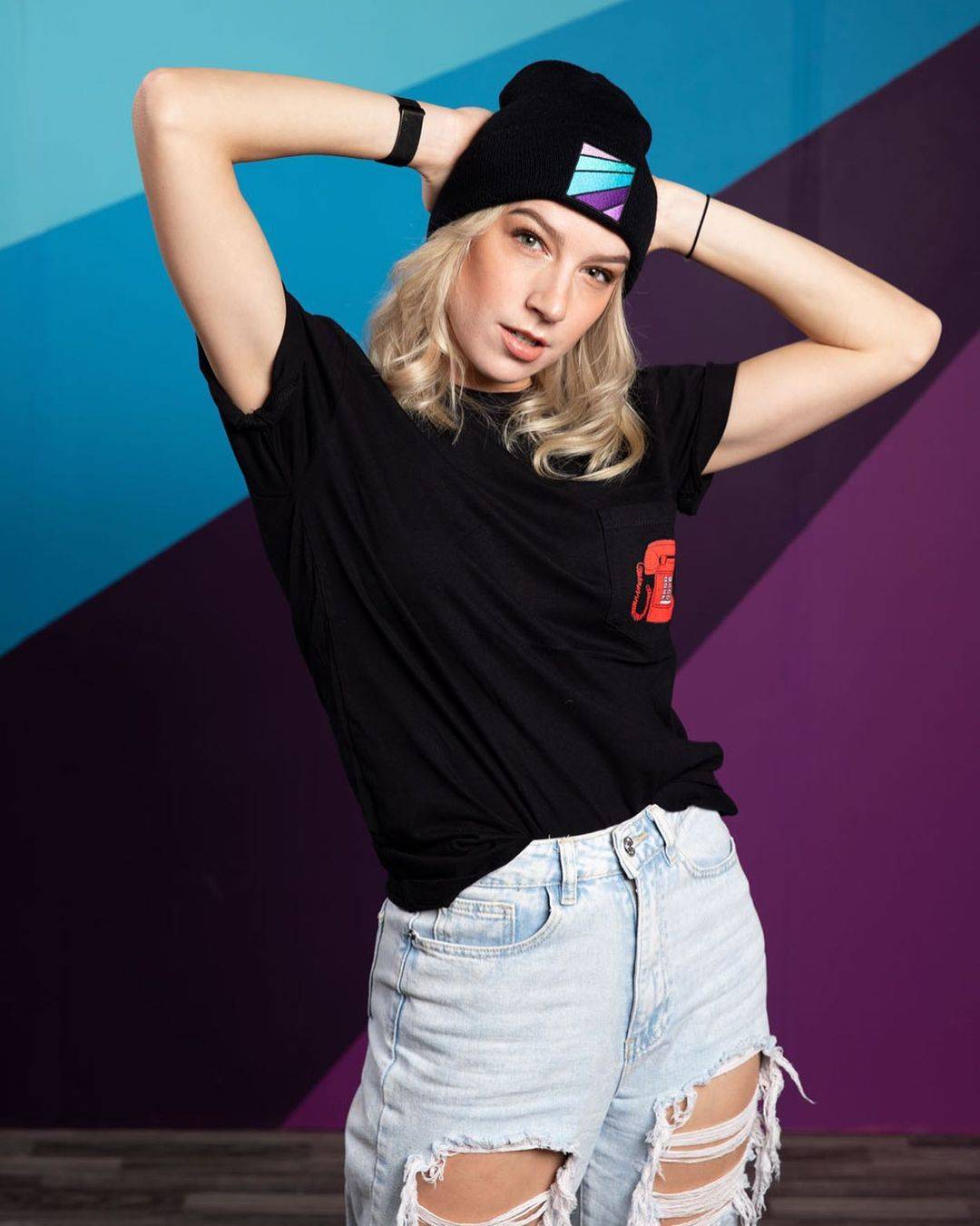 Ok but she looks so so good in the merch | Scrolller