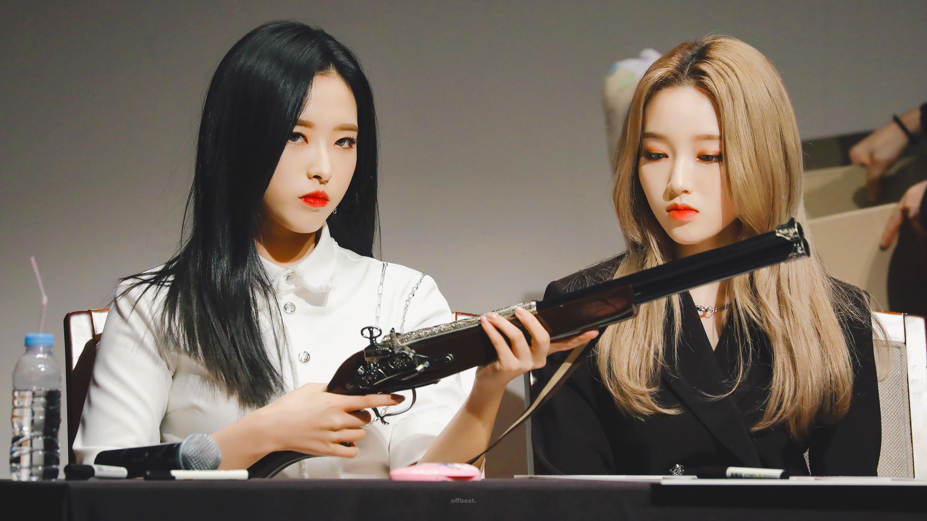 Olivia Hye & Go Won | Scrolller