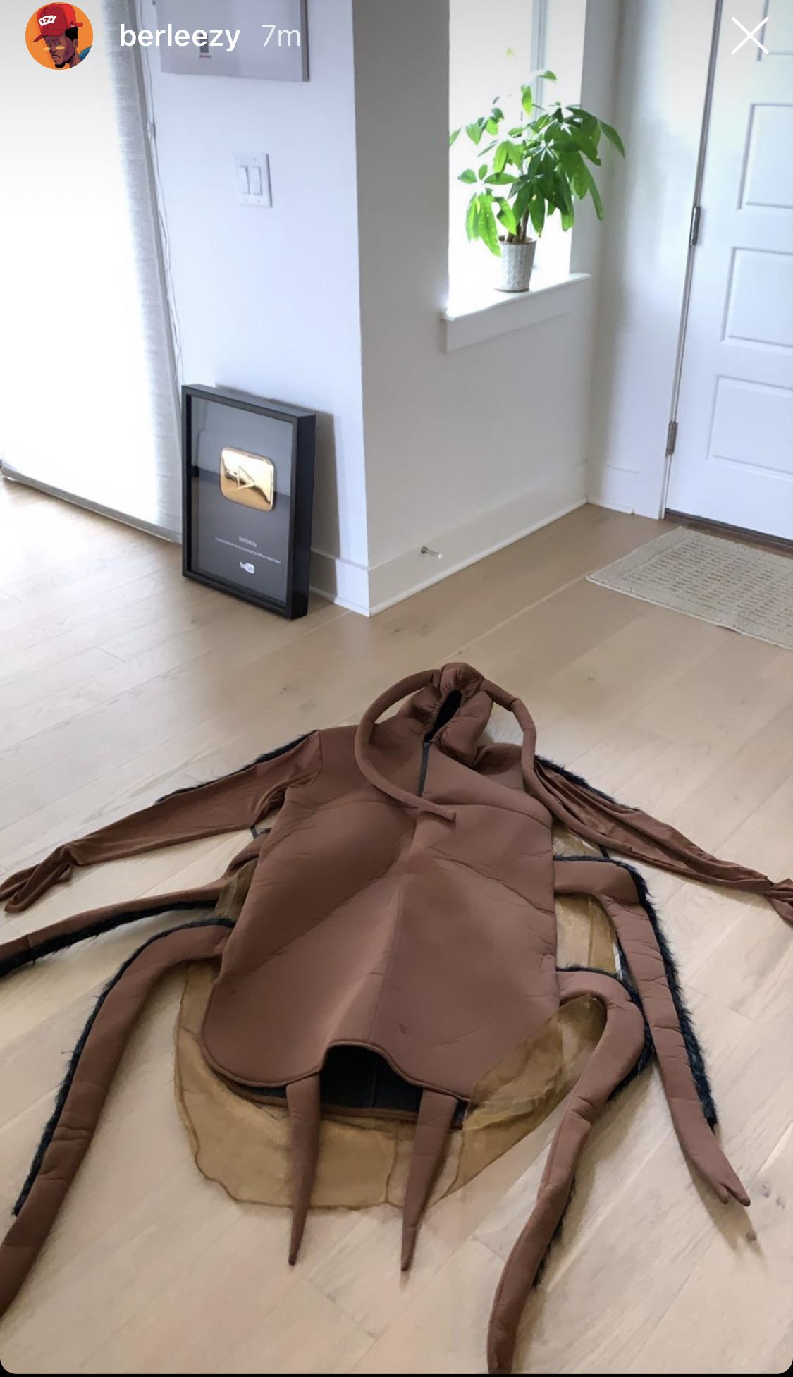 OMG OMG ITS HAPPENING! ROACH IS BACK | Scrolller