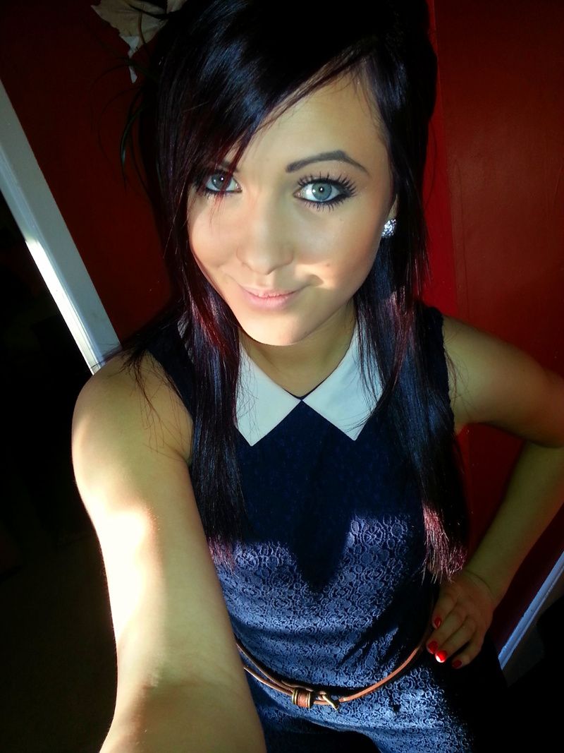 On her knees | Scrolller