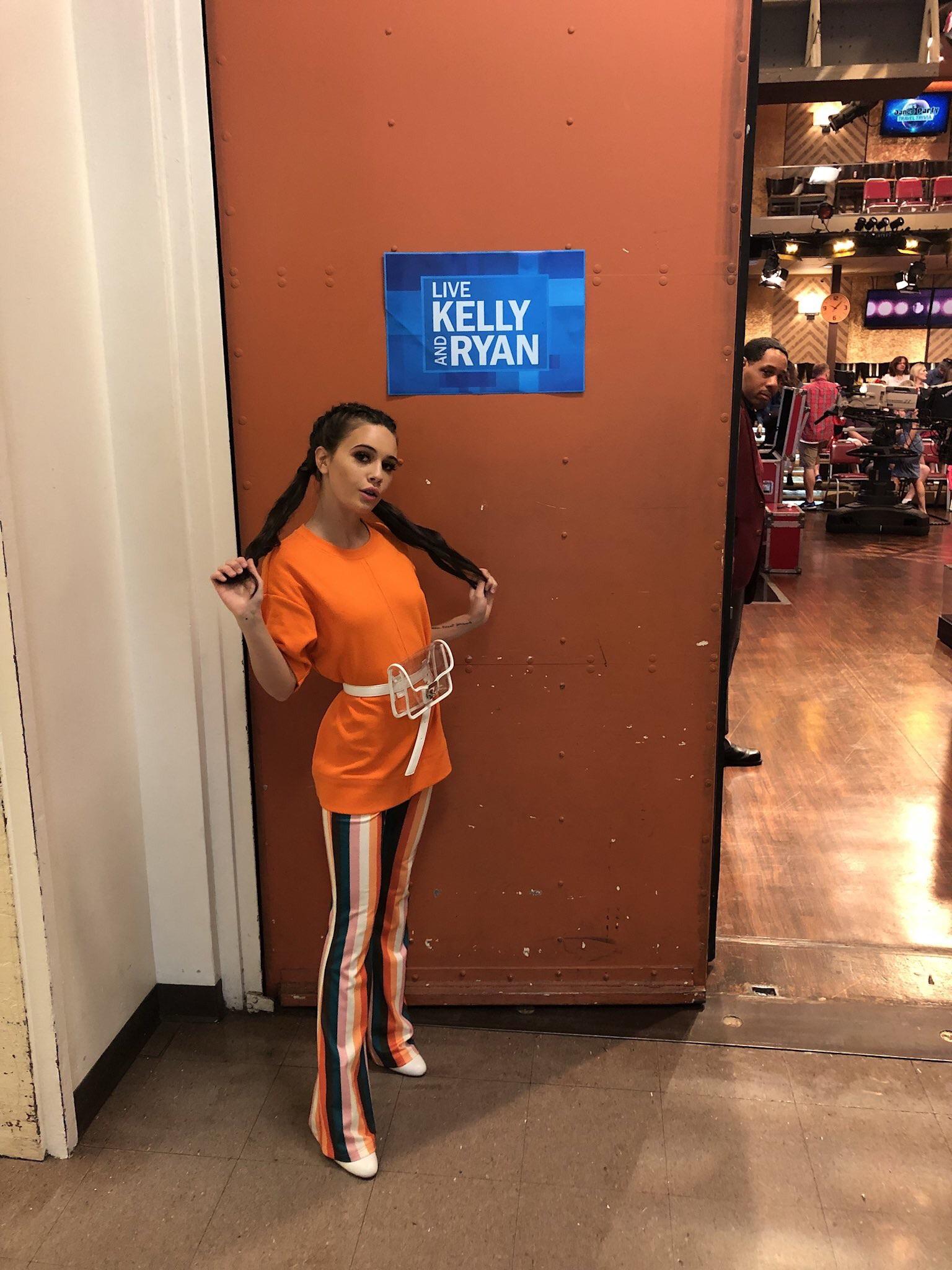 On the Kelly and Ryan show | Scrolller