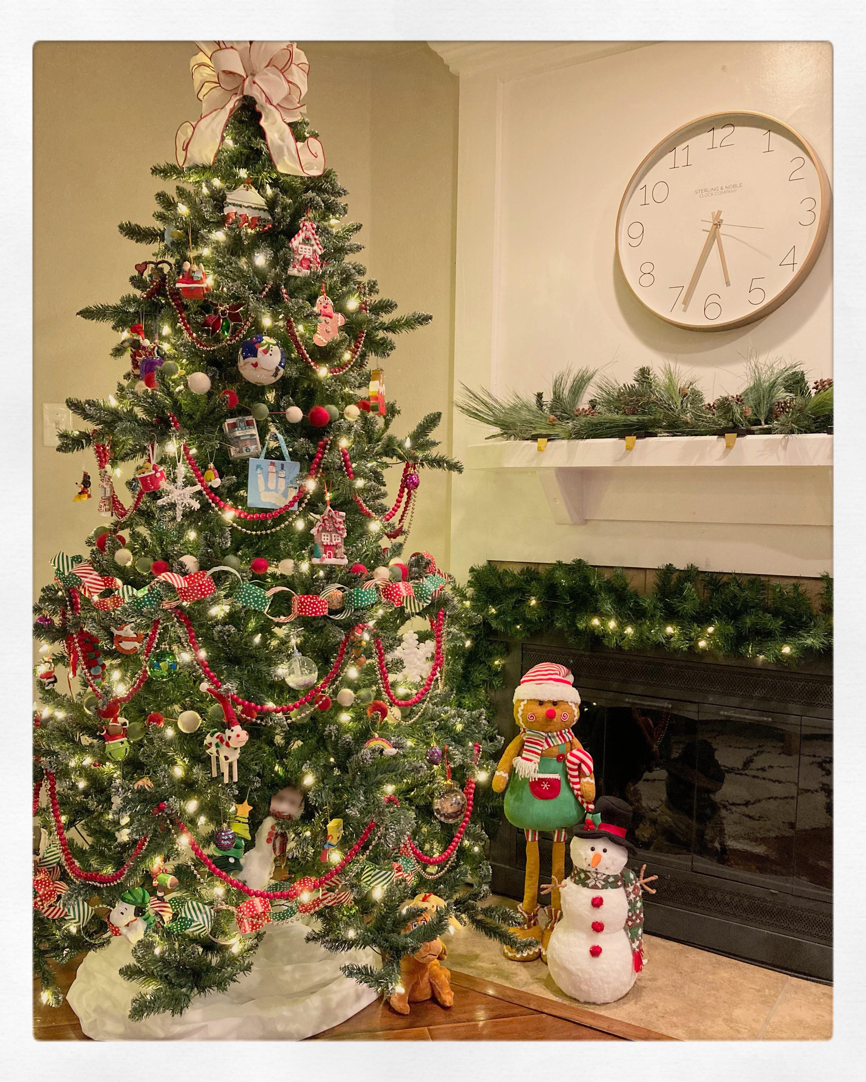 Our hodgepodgy craft tree! | Scrolller