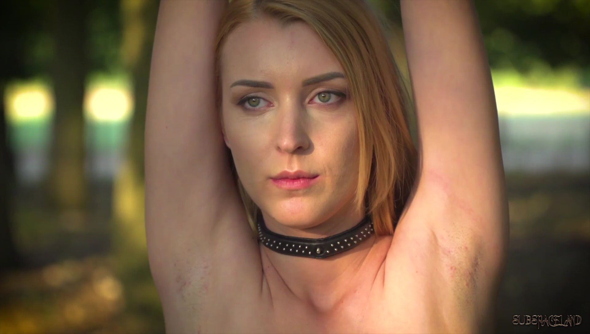 Outdoor session with Amaris | Scrolller