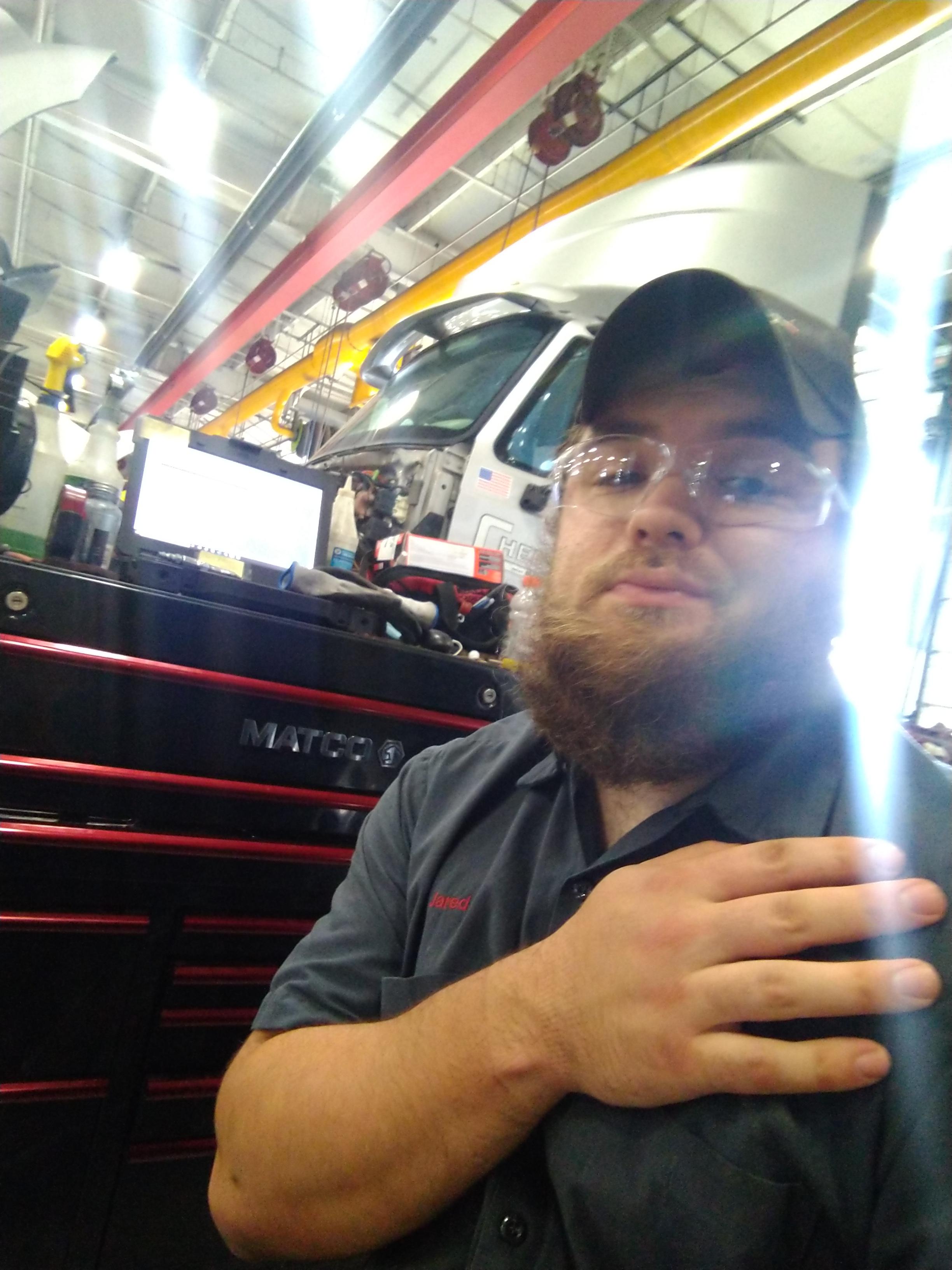 (over 18) figured I'd switch sides, show ya the color of the tool box. I know it's messy right ...