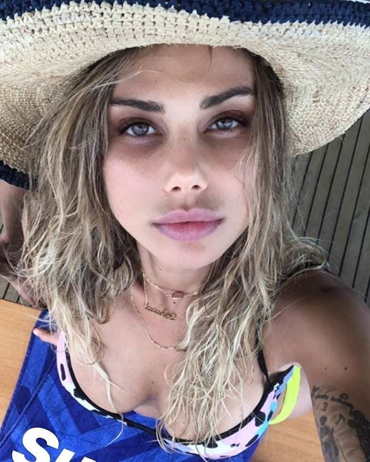 Overhead selfie | Scrolller