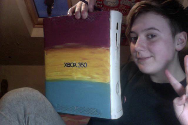 painted my old Xbox 360 :) | Scrolller
