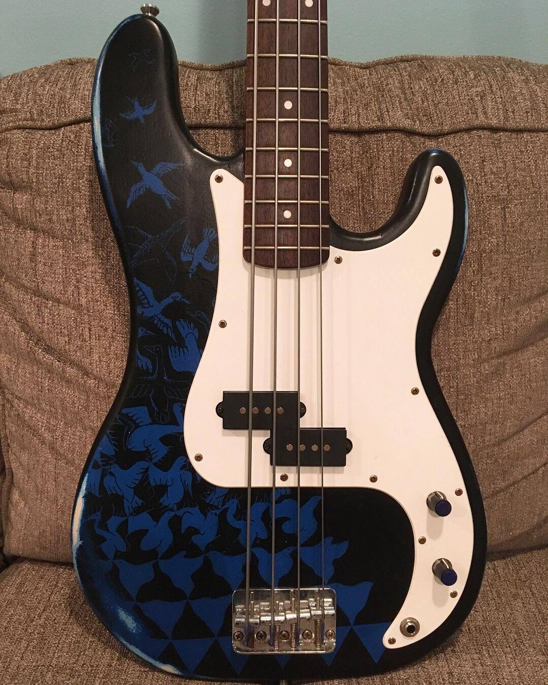 Painted my P-Bass | Scrolller