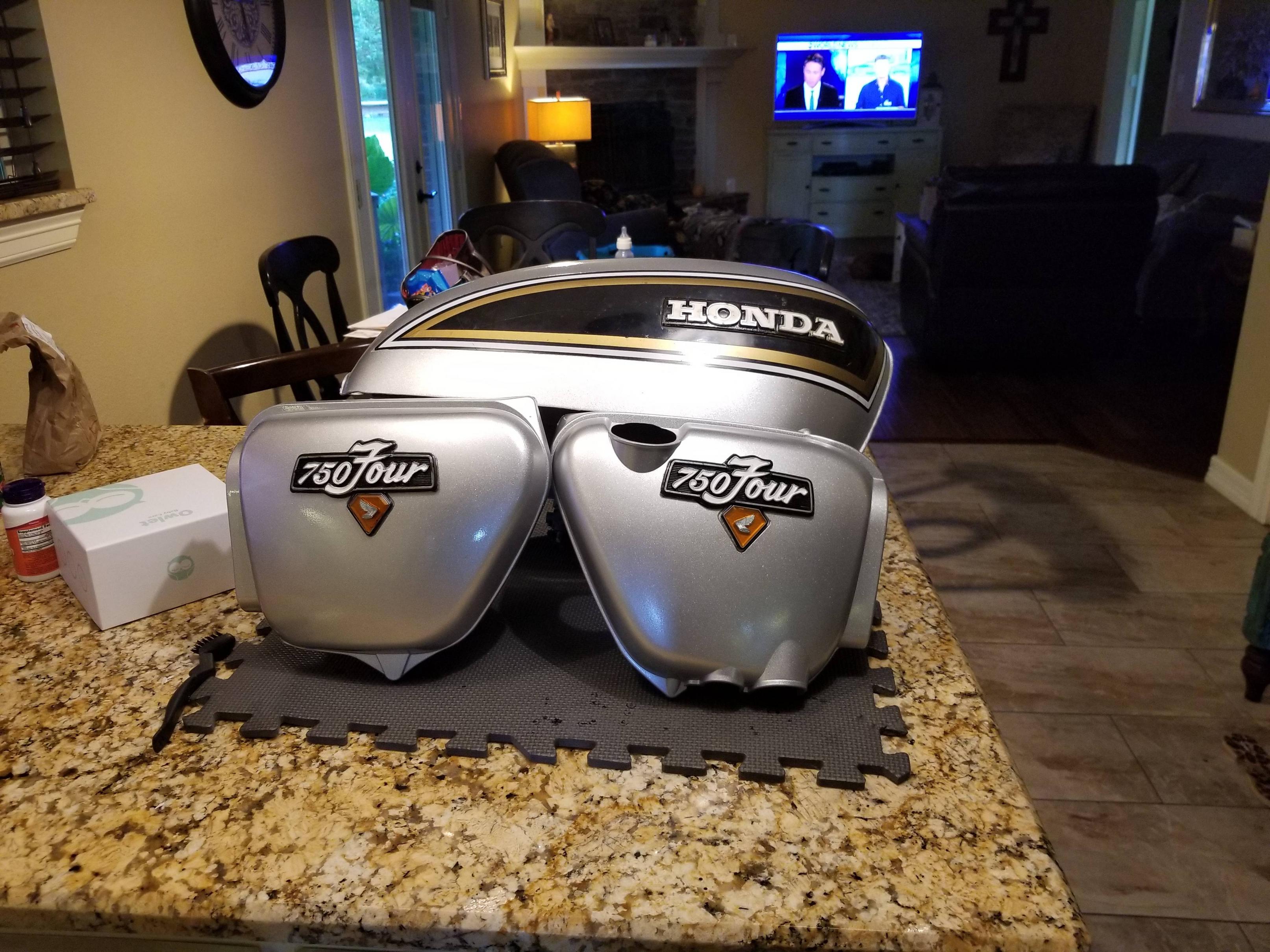 Painted tank and new side covers | Scrolller