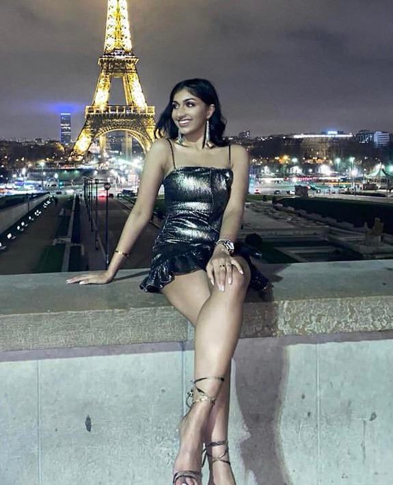 Paki in Paris | Scrolller