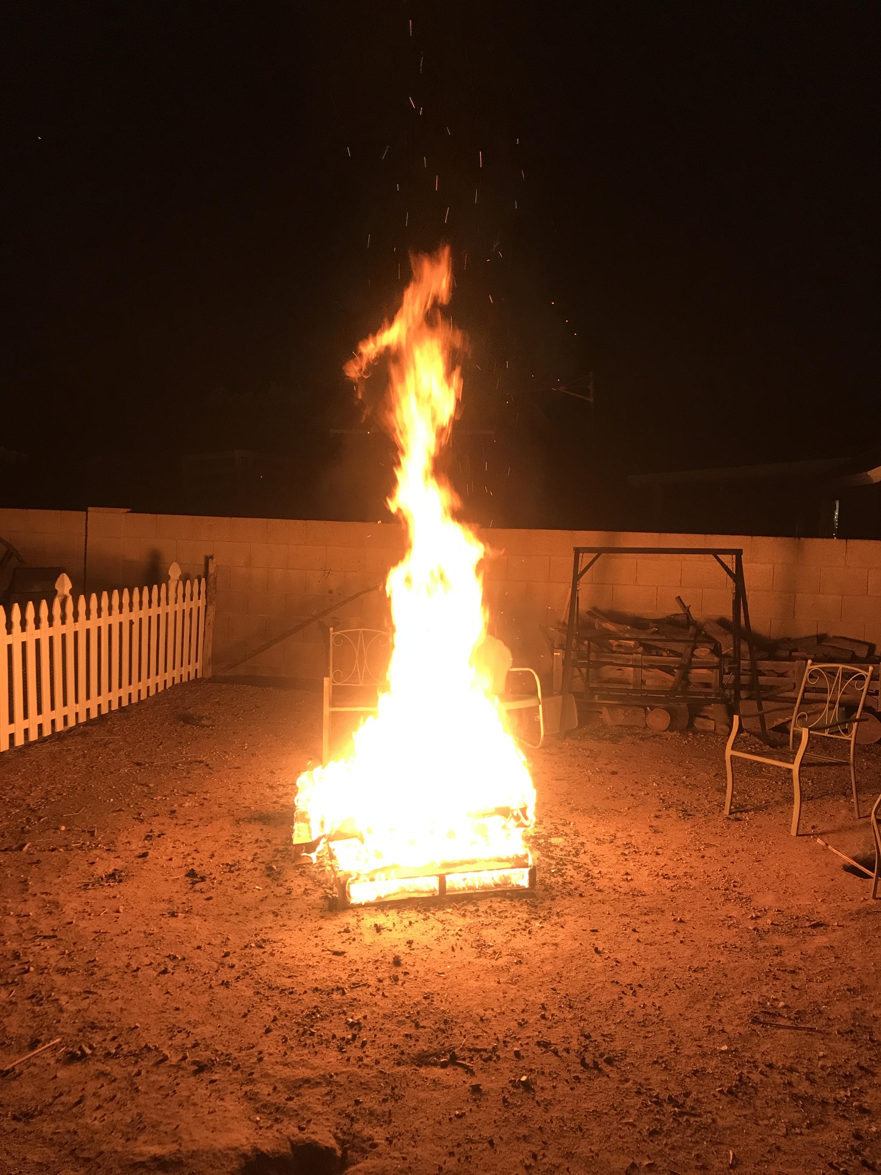 Pallet bon fire | Scrolller