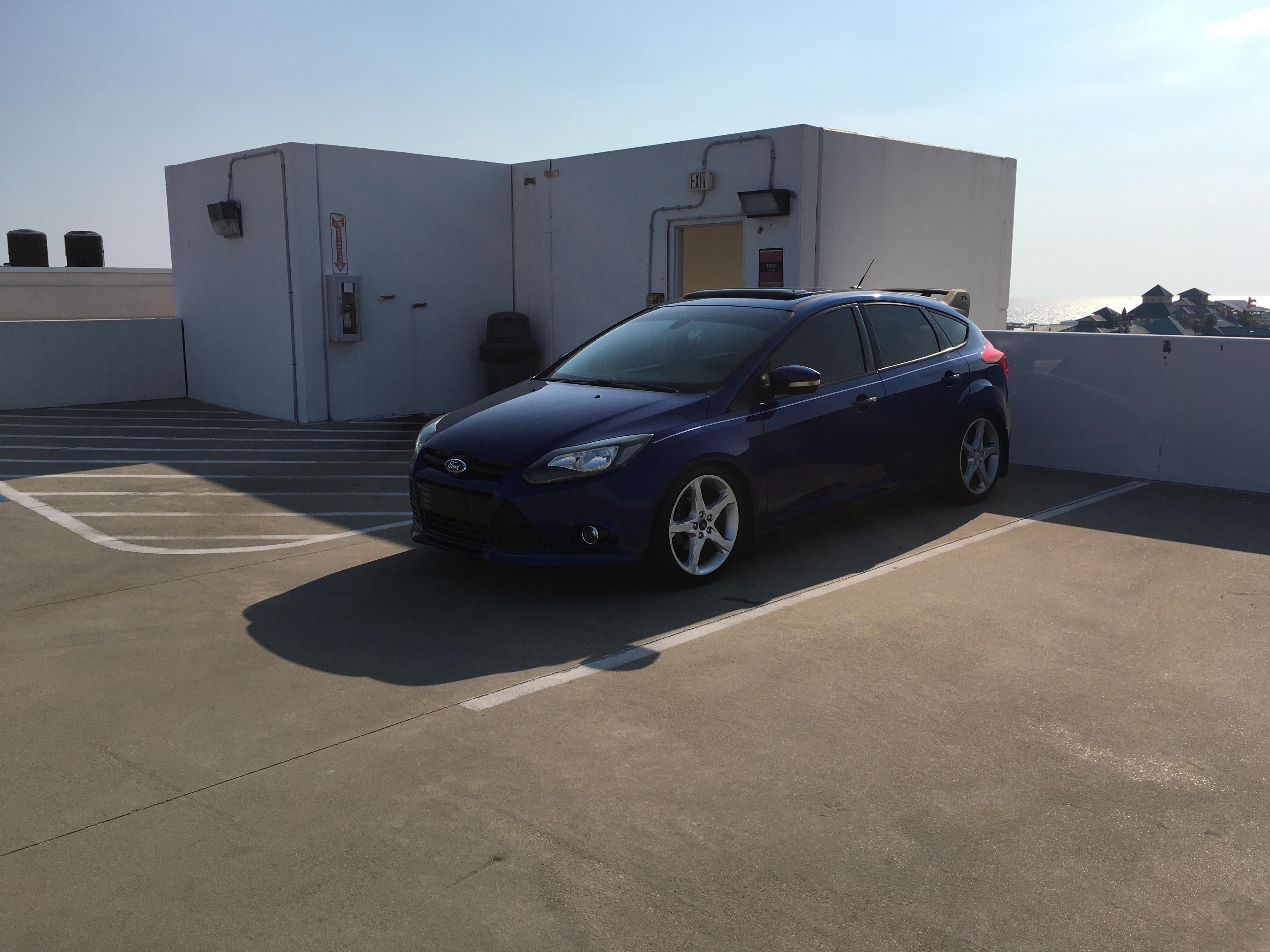 parking garage focus | Scrolller