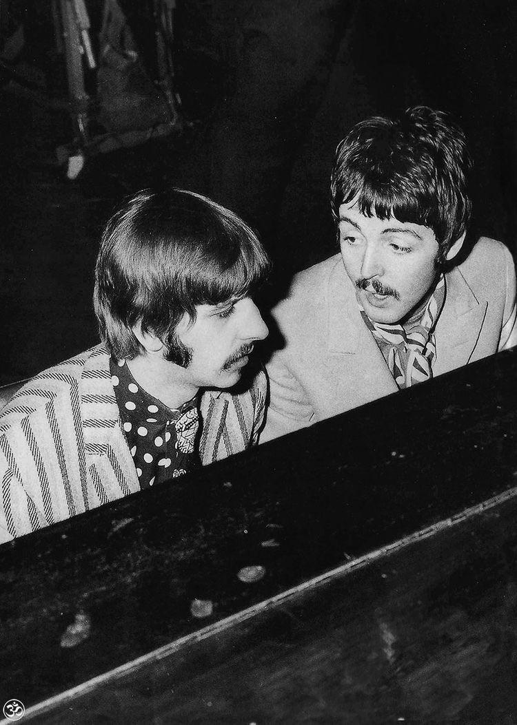 Paul McCartney and Ringo Starr, 1967 | Scrolller