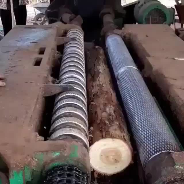 Peeling a log into veneers. Plywood results when they are press-glued together | Scrolller