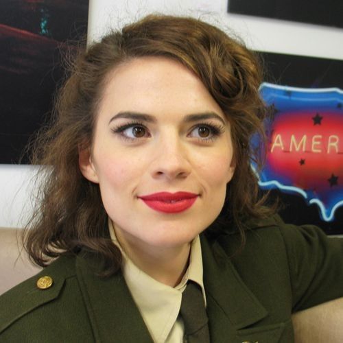 Peggy Carter look | Scrolller