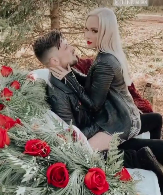 Penelope Ford in position | Scrolller