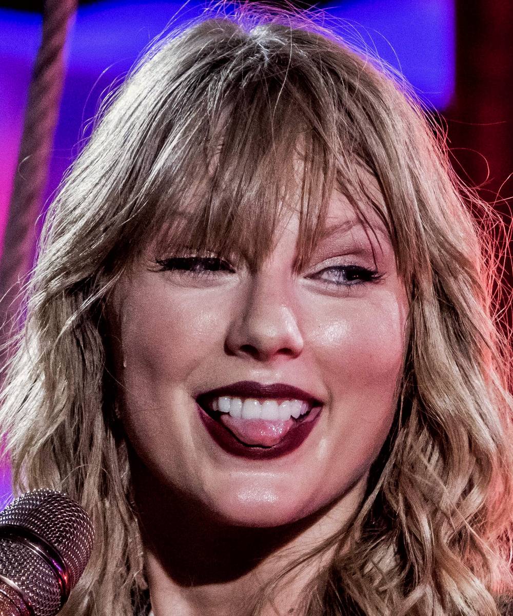 Perfect Lips | Scrolller