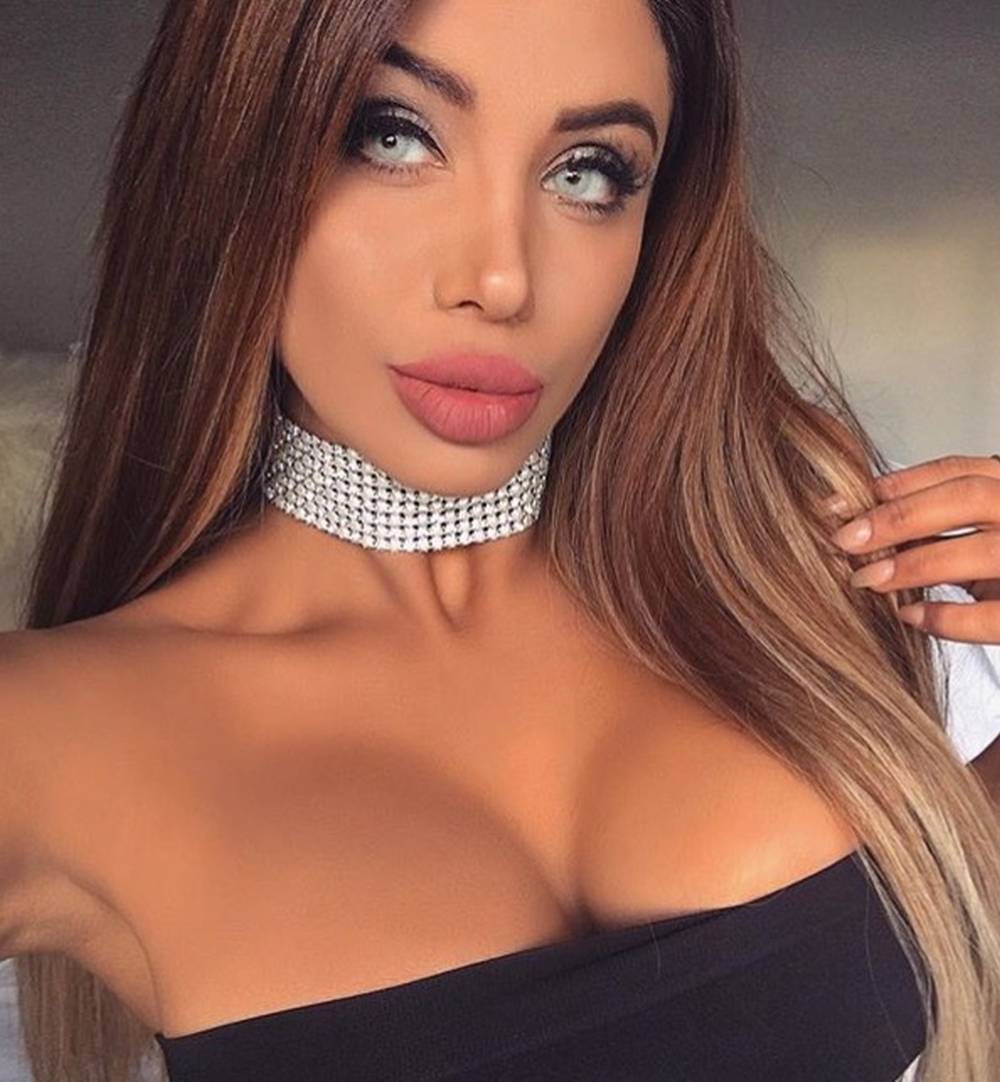 Perfect lips | Scrolller