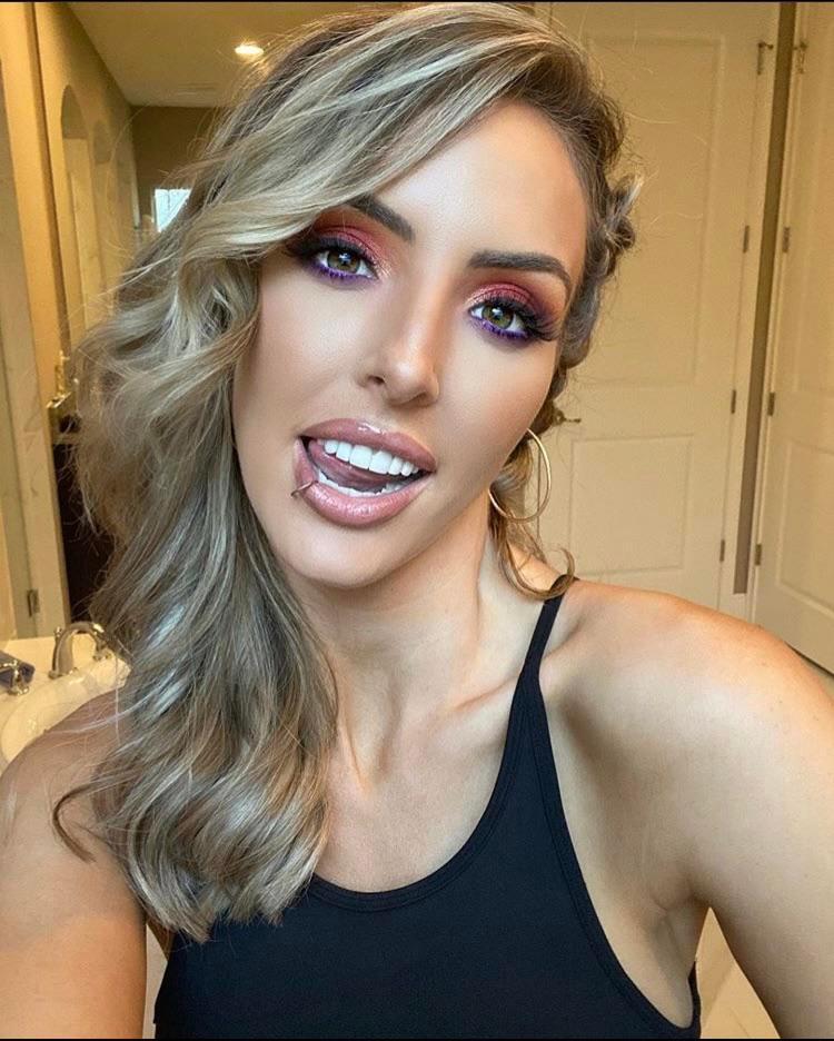 Peyton Royce | Scrolller