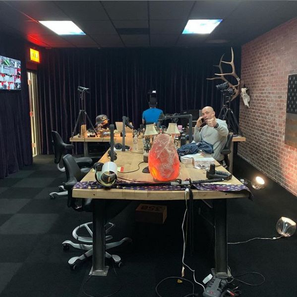 Photo of the JRE studio from an uncommon angle | Scrolller